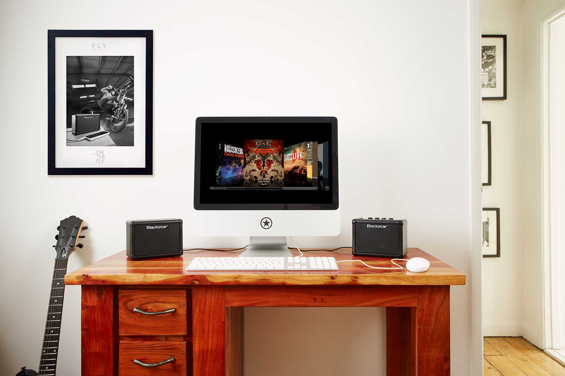 Fly-computer-desk – Intersound Guitars